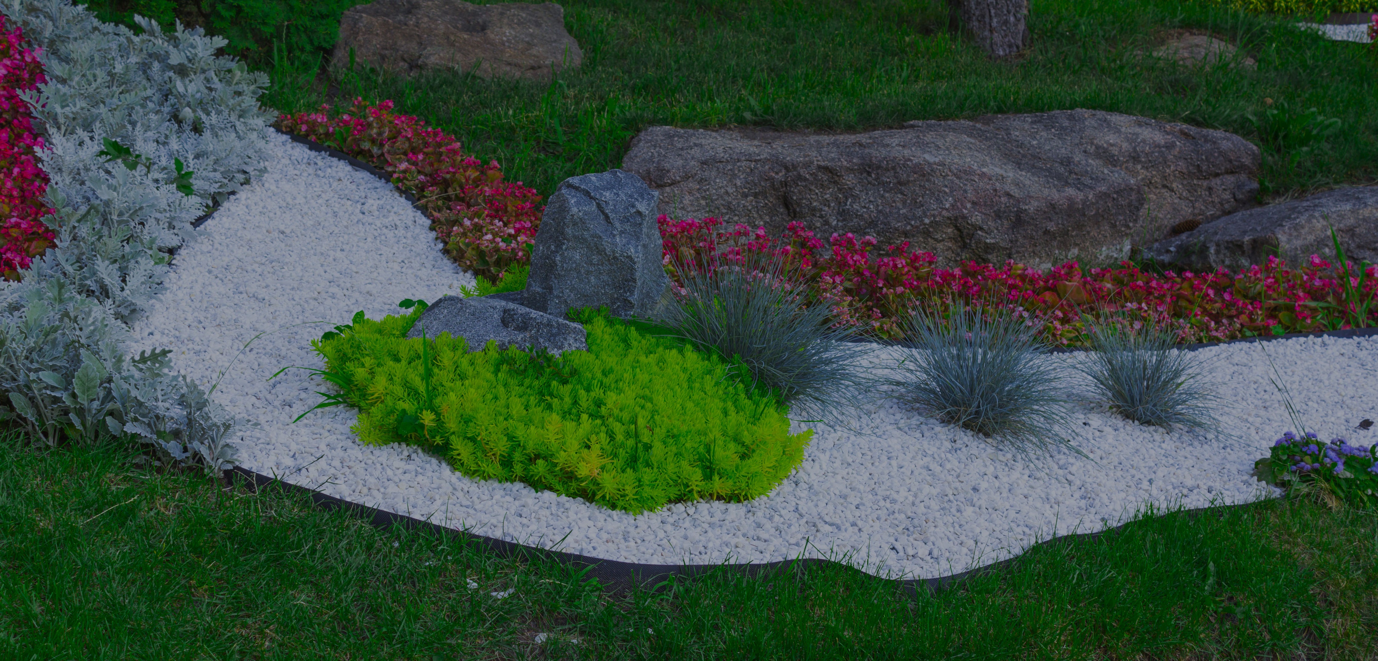 Grass Barrier - Keep your grass in check!